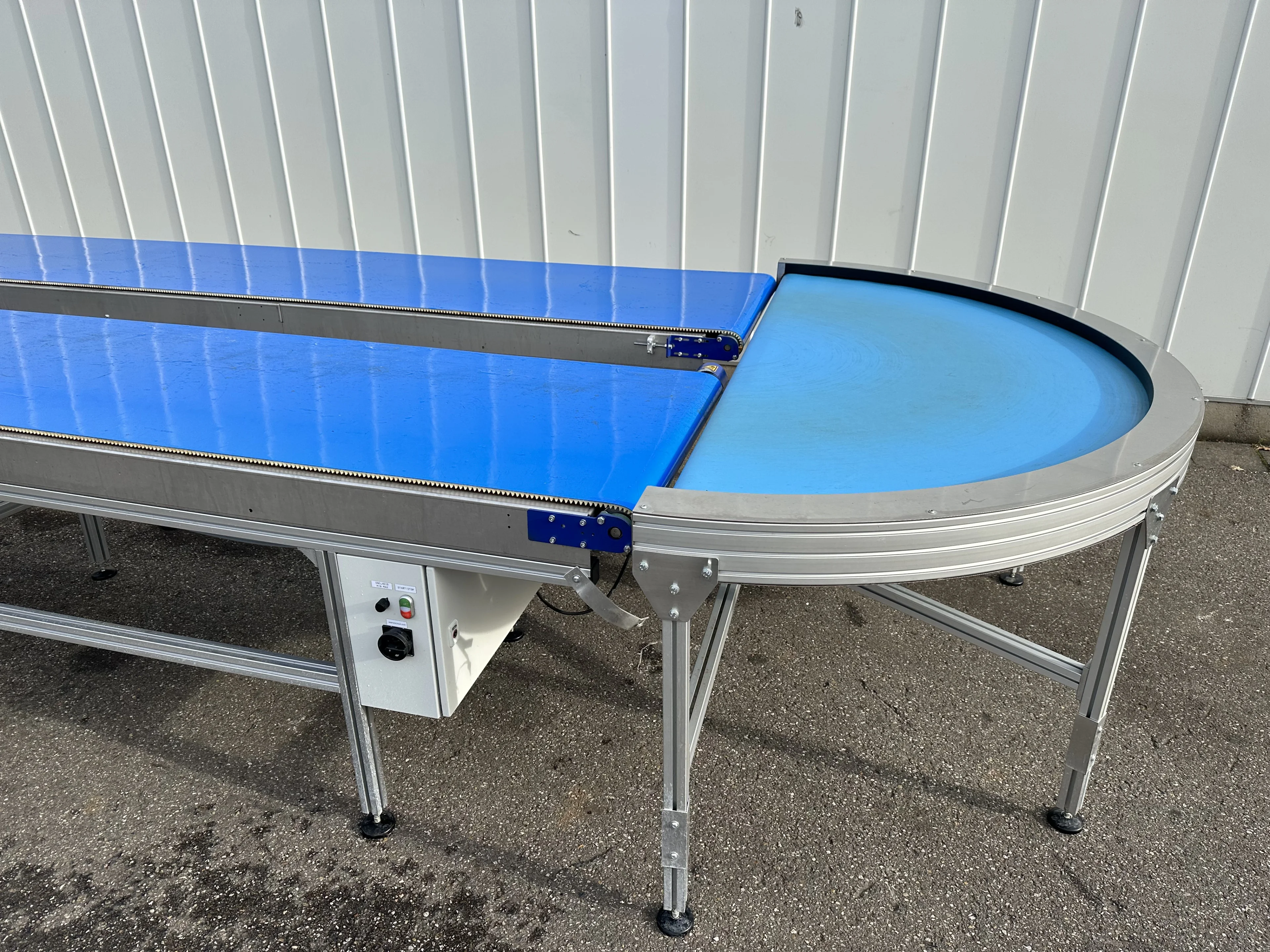 Jamafa carousel round conveyor for flowers • Duijndam Machines