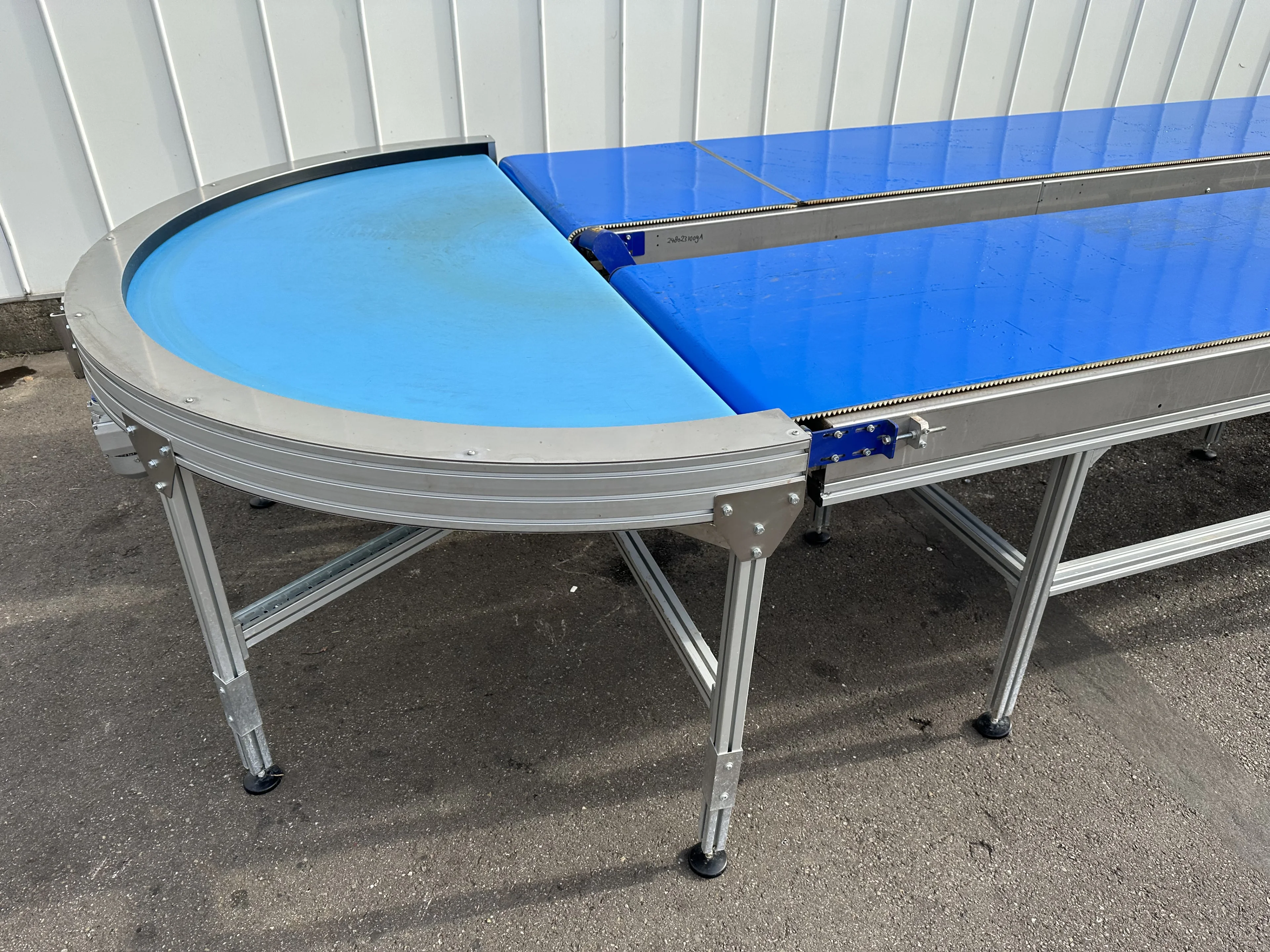 Jamafa carousel round conveyor for flowers • Duijndam Machines