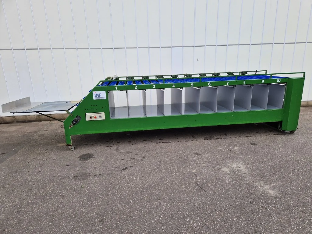 Jamafa rose length sorting machine with 10 stations • Duijndam Machines