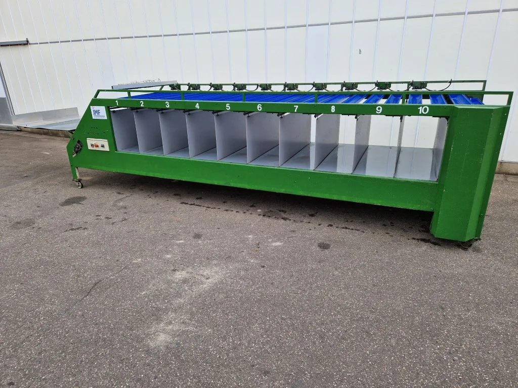 Jamafa rose length sorting machine with 10 stations • Duijndam Machines