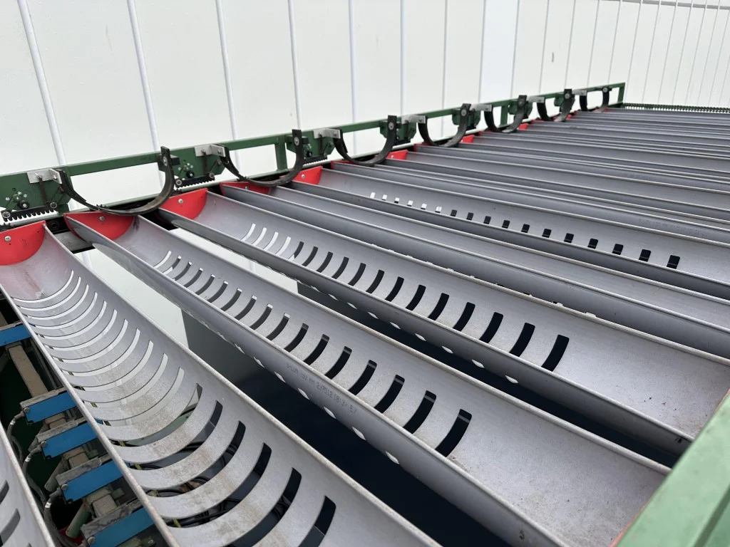 Jamafa length grading machine with 7 sortings • Duijndam Machines