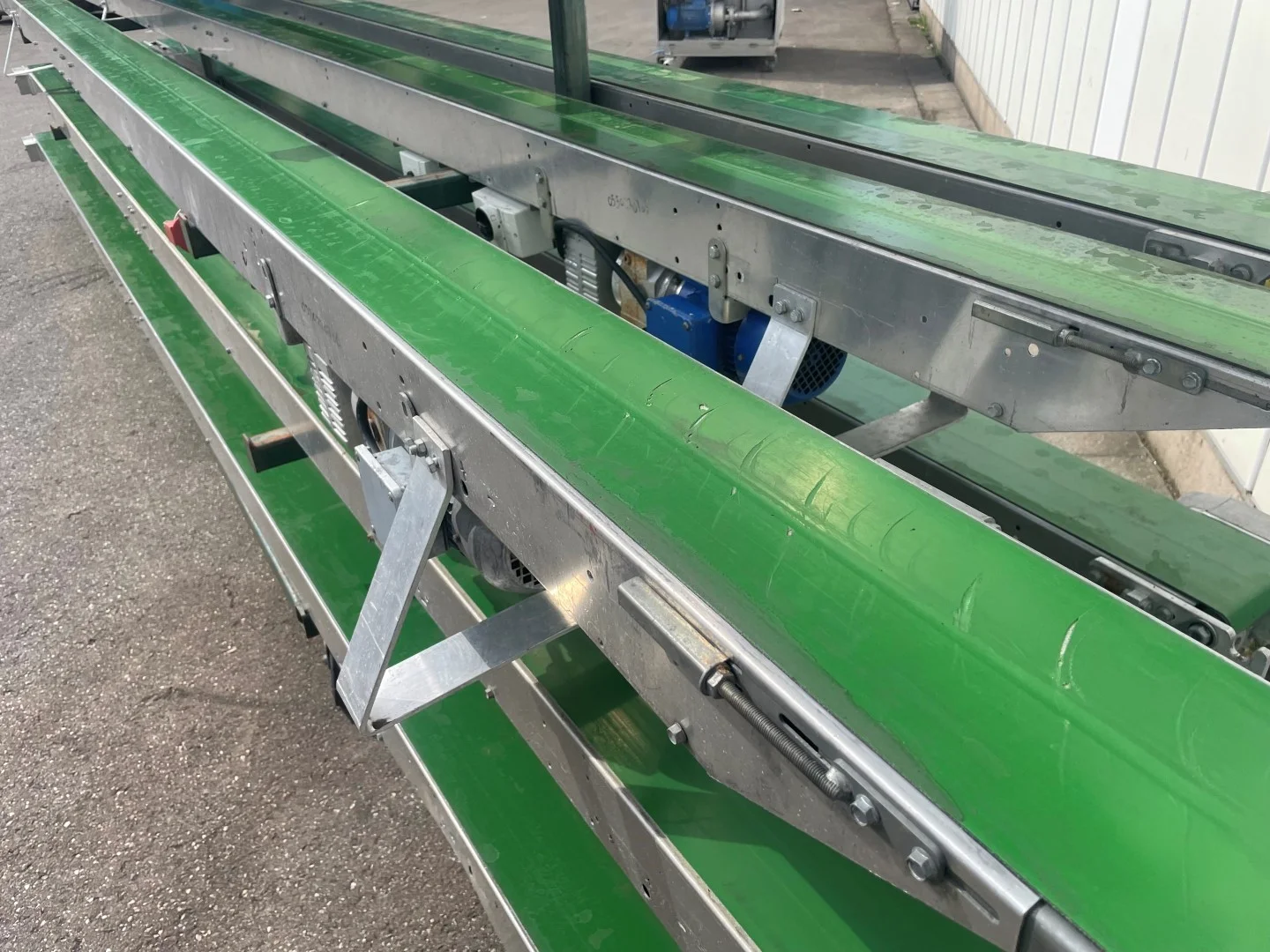 Javo conveyor system for potplants • Duijndam Machines