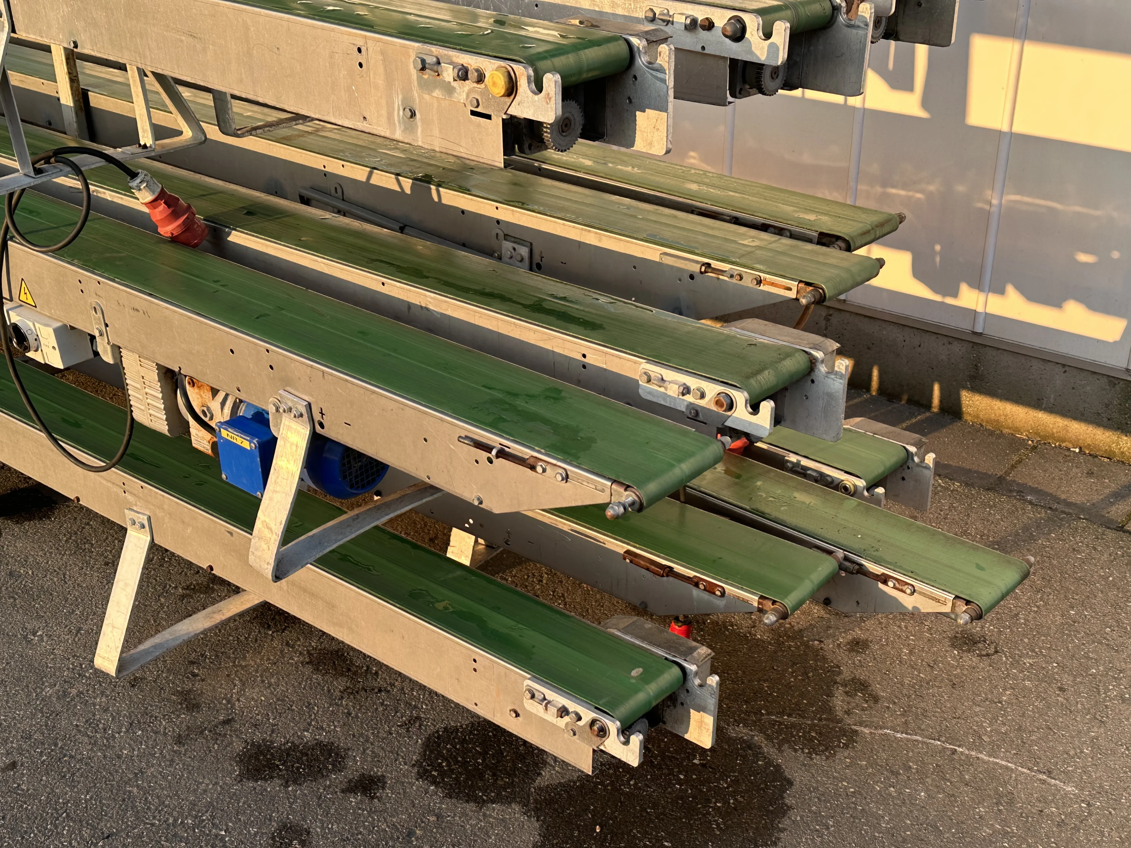 Javo conveyor system for potplants • Duijndam Machines