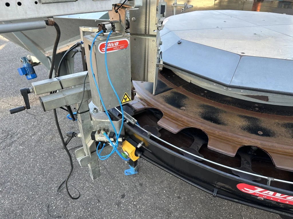 Javo Direct potting machine for Phalaenopsis Orchids • Duijndam Machines