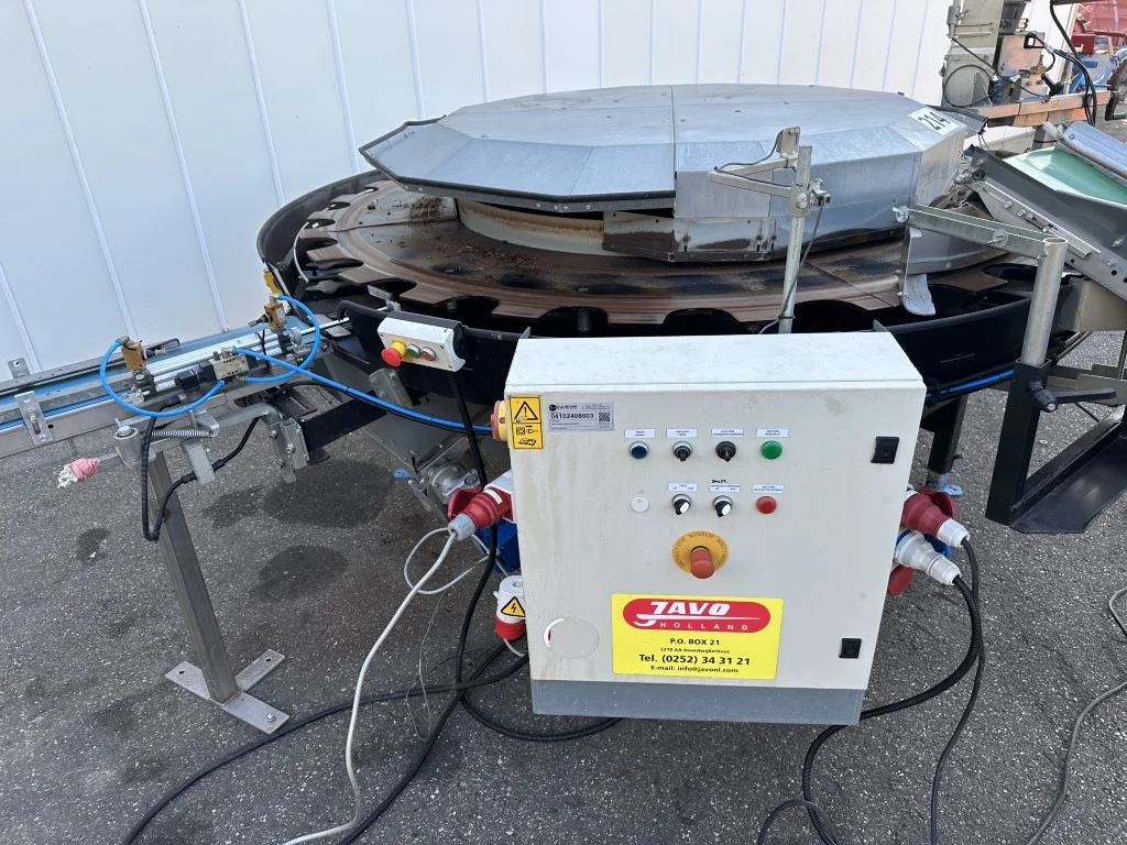 Javo Direct potting machine for Phalaenopsis Orchids • Duijndam Machines