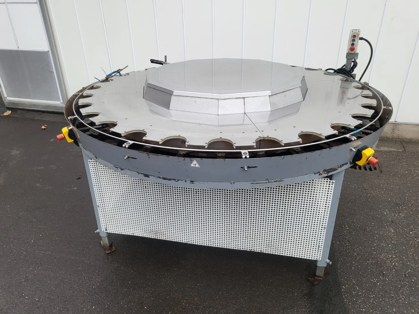 Javo pot carousel for p9 cm pots • Duijndam Machines