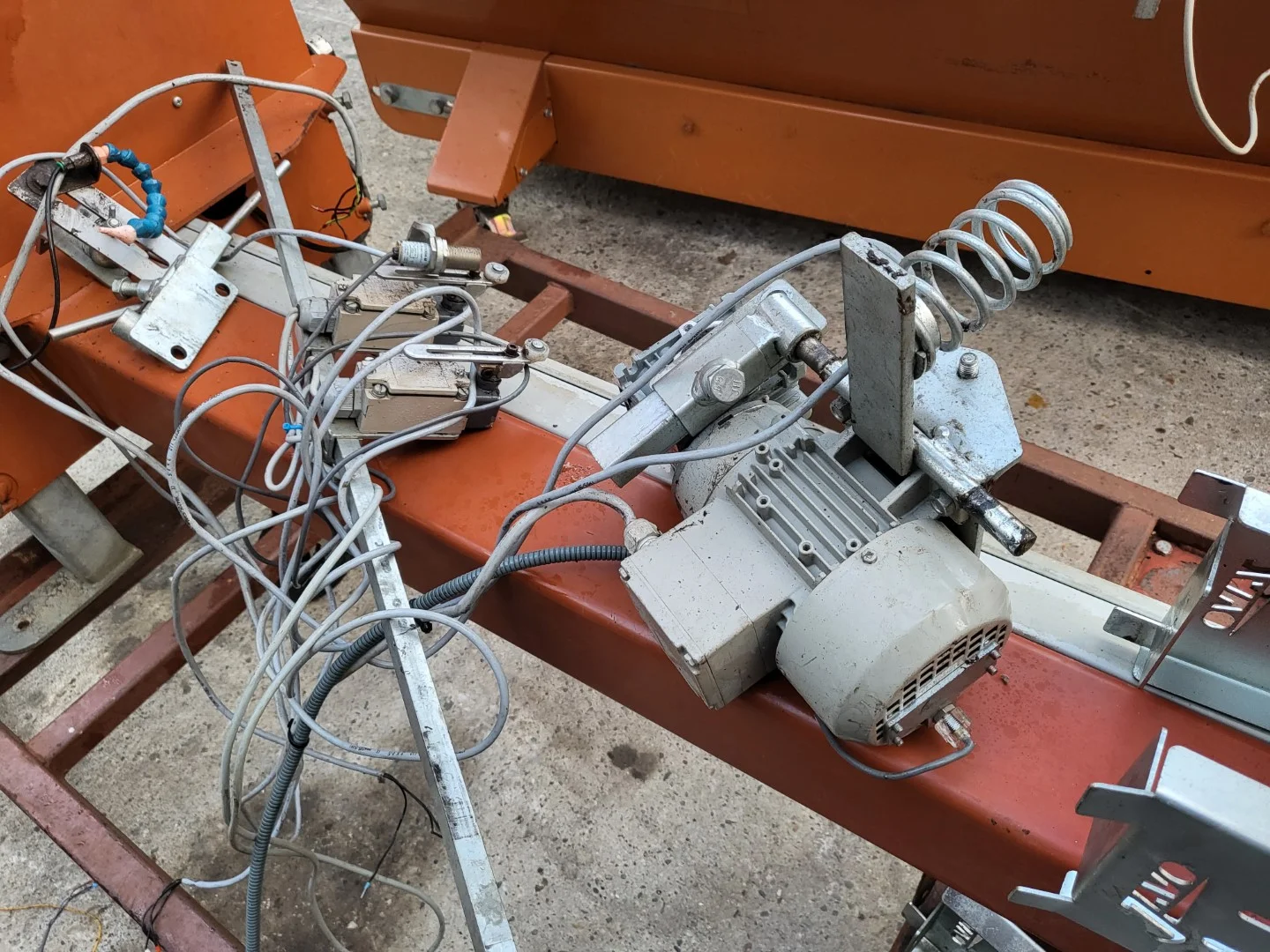 Javo robot for potplants • Duijndam Machines