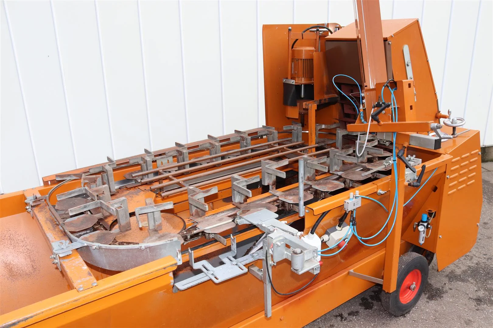 Javo Standaard potting machine with pneumatic pot dispenser and ...