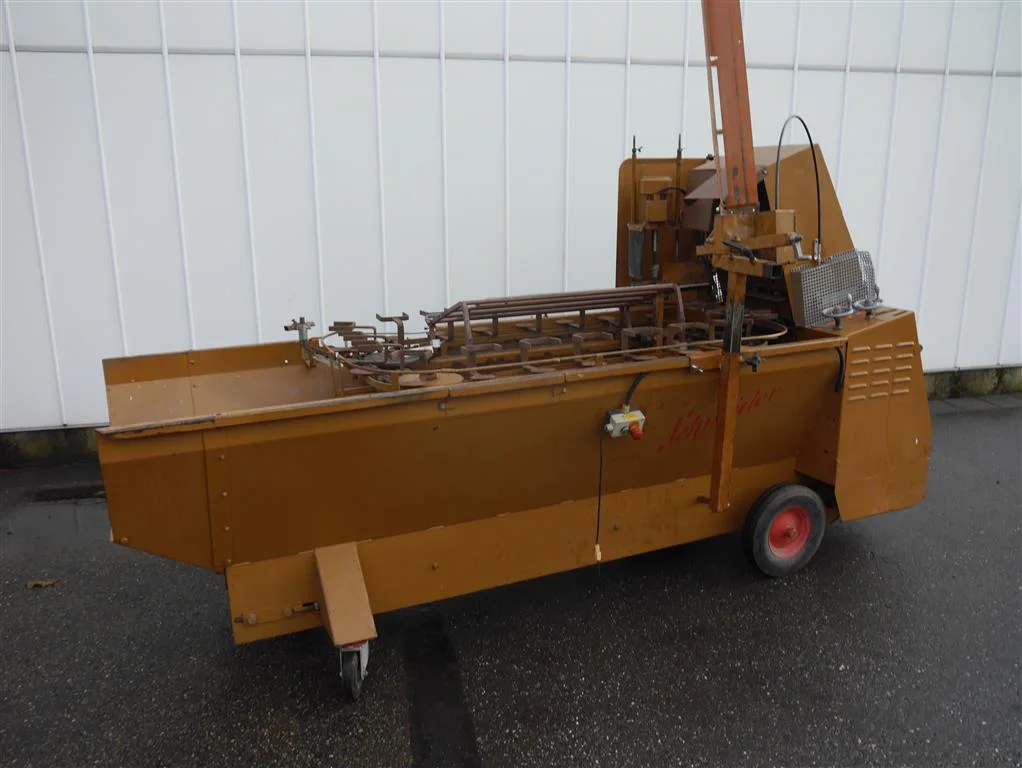 Javo potting machine with mechanical potdispencer • Duijndam Machines