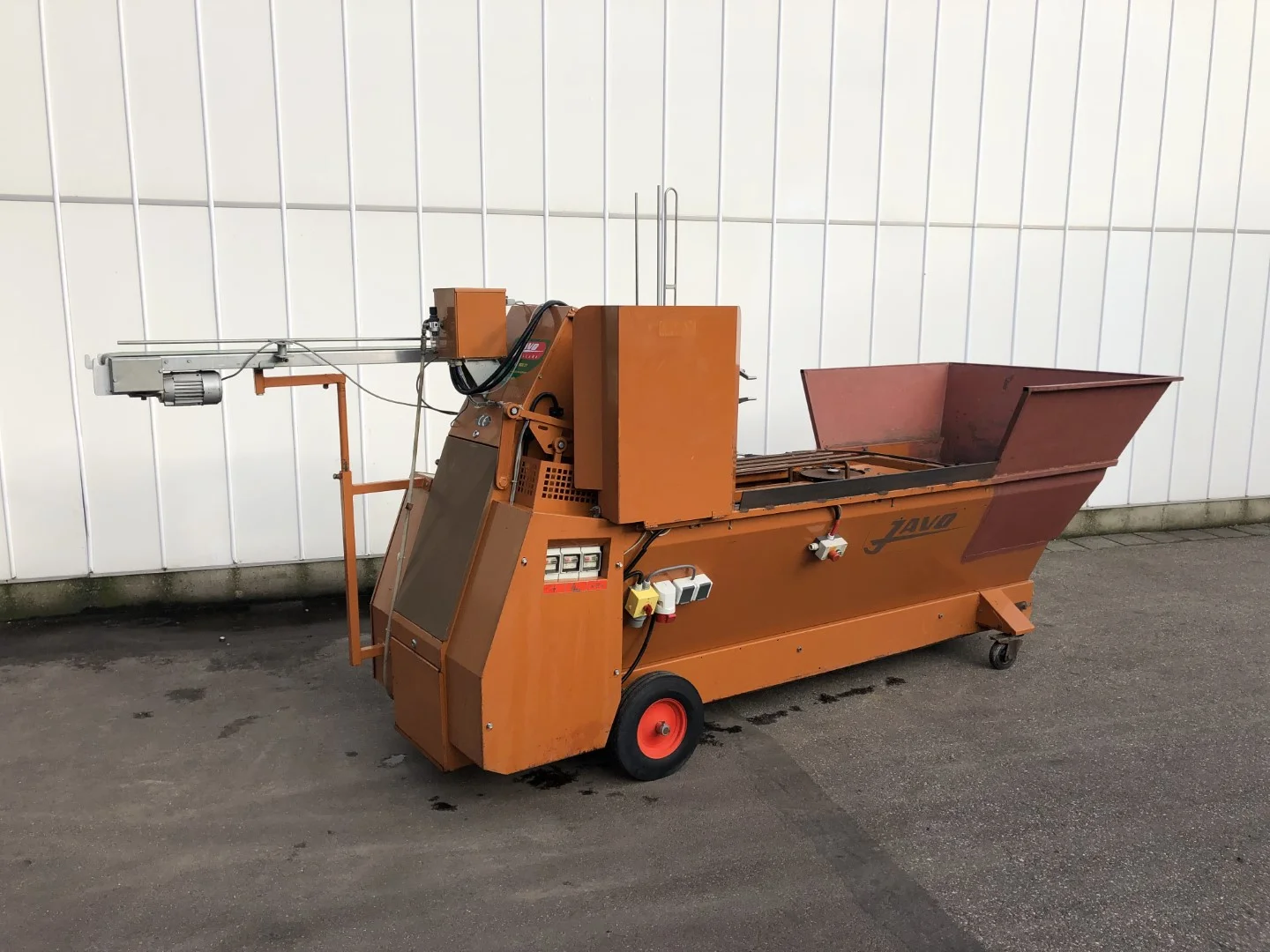Javo Standaard potting machine with pneumatic pot dispenser and ...