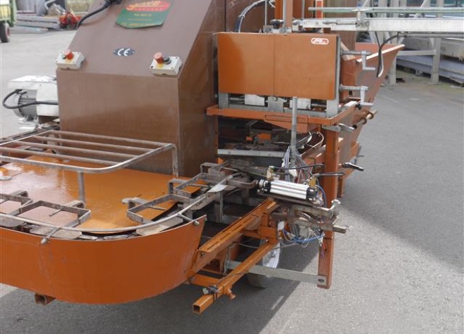 Javo super with pneumatic potdispenser and ejection • Duijndam Machines