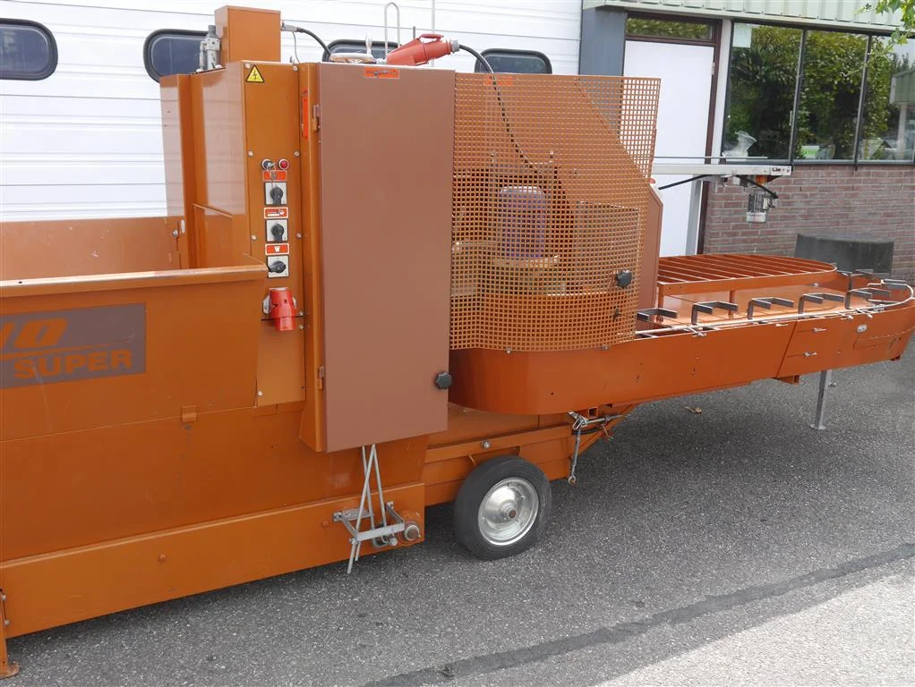 Javo super with pneumatic potdispenser and ejection • Duijndam Machines