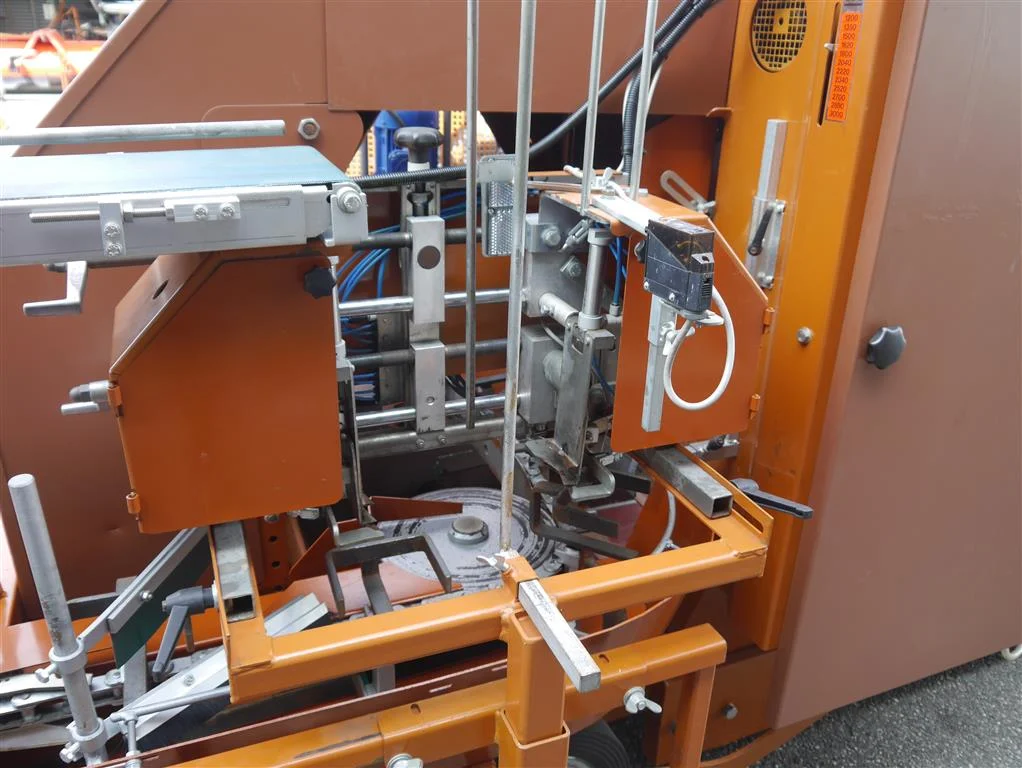 Javo super with pneumatic potdispenser and ejection • Duijndam Machines