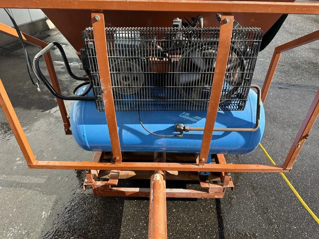 Javo Super potting machine with drill and pneumatic ejection • Duijndam ...