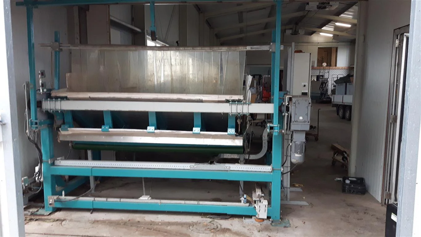 Berg harvesting system for bell pepper with 15 automatic driven ...