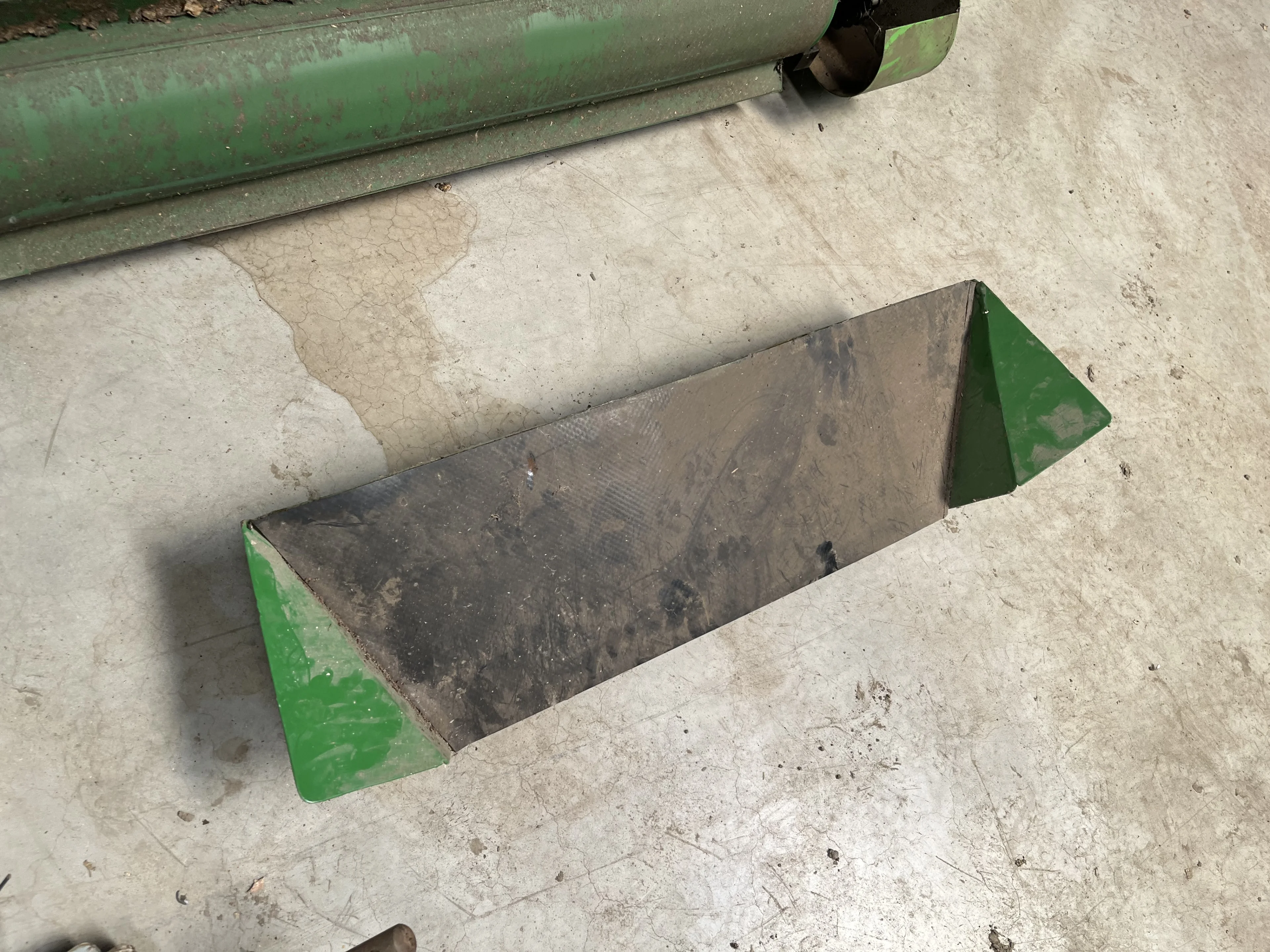 Kerian roller grader with bunker • Duijndam Machines