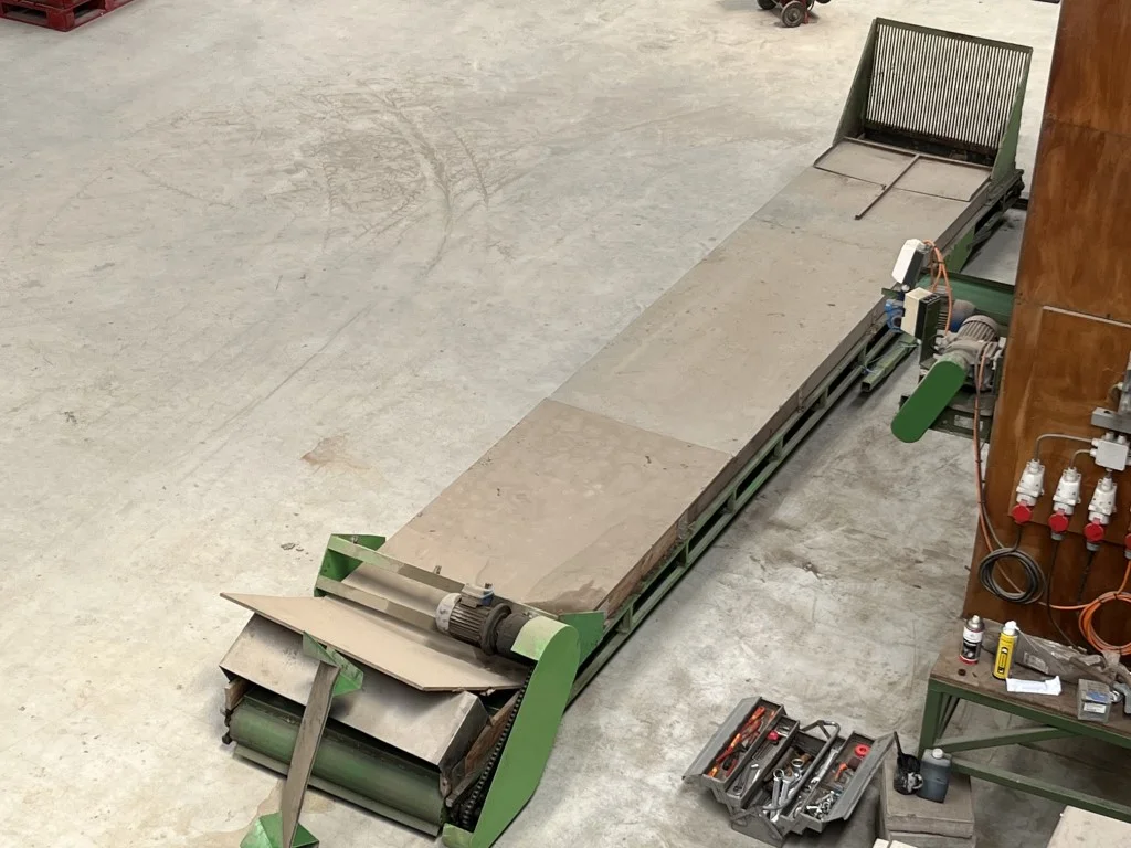 Kerian roller grader with bunker • Duijndam Machines