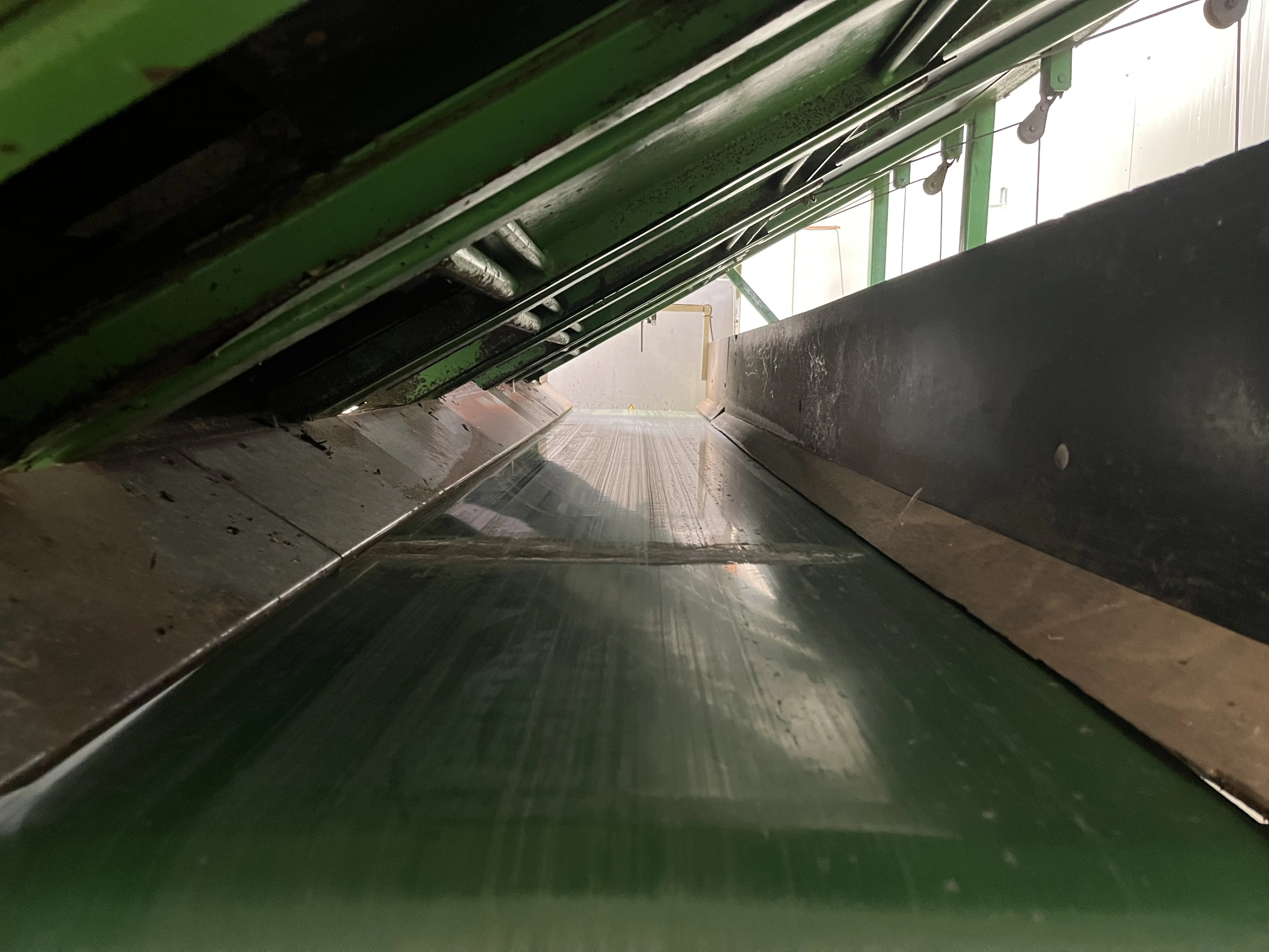 Kerian roller grader with bunker • Duijndam Machines