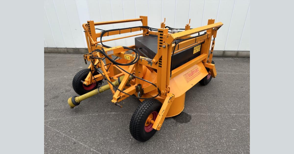 Keulmac onion topper • Duijndam Machines