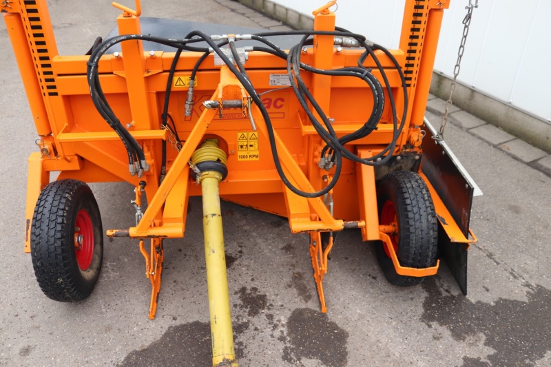 Keulmac onion topper and onion harvester 150 cm • Duijndam Machines