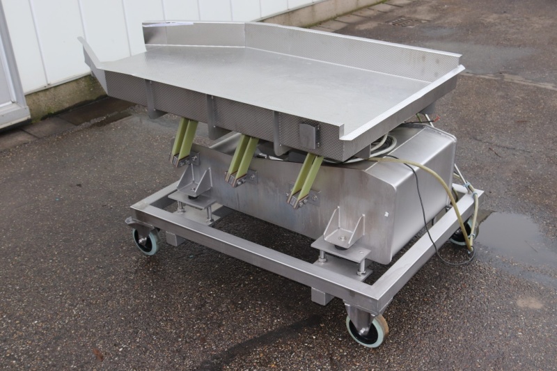 Key technology vibrating bin for dosing vegetables • Duijndam Machines