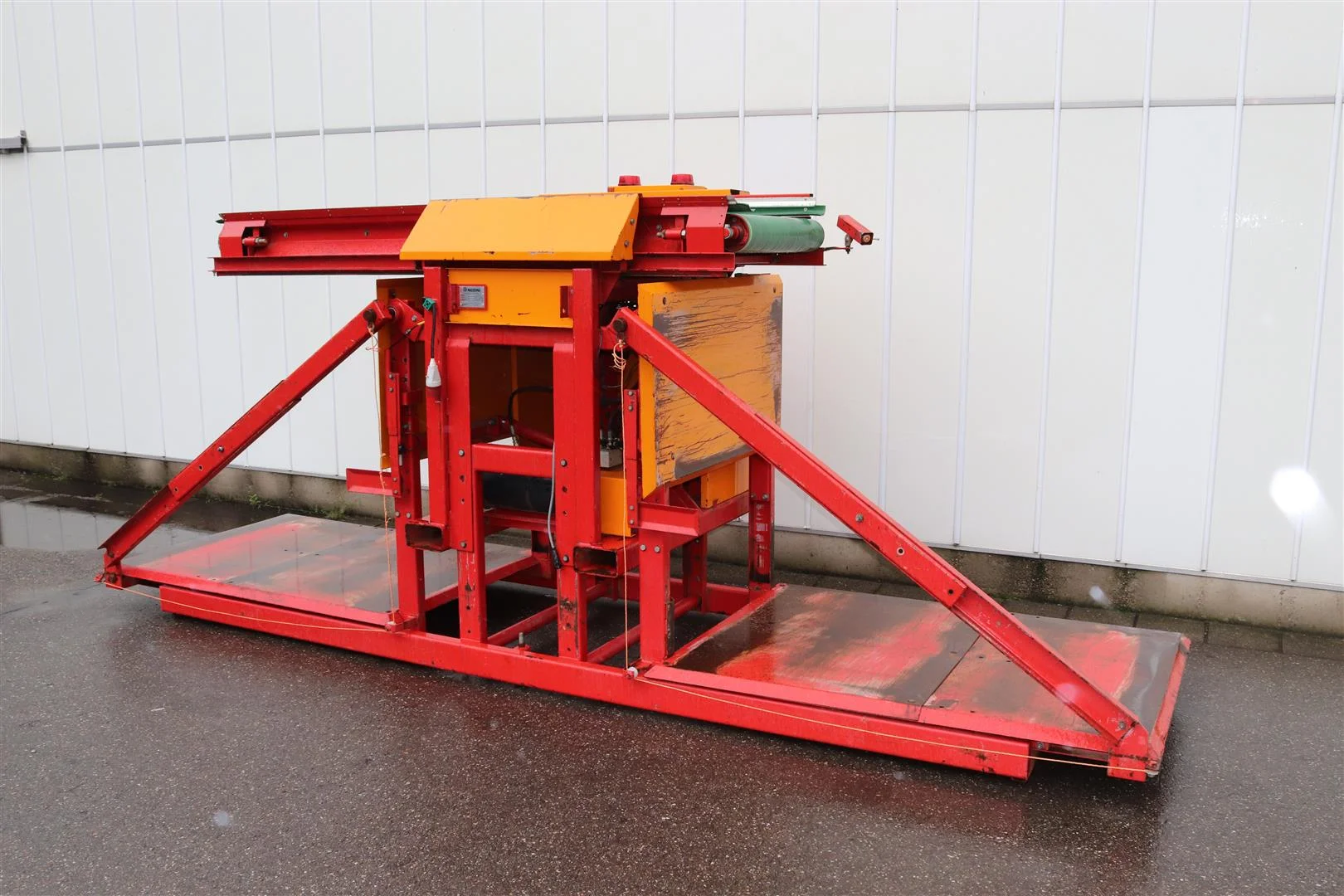 Miedema AKV240/70 box filler • Duijndam Machines