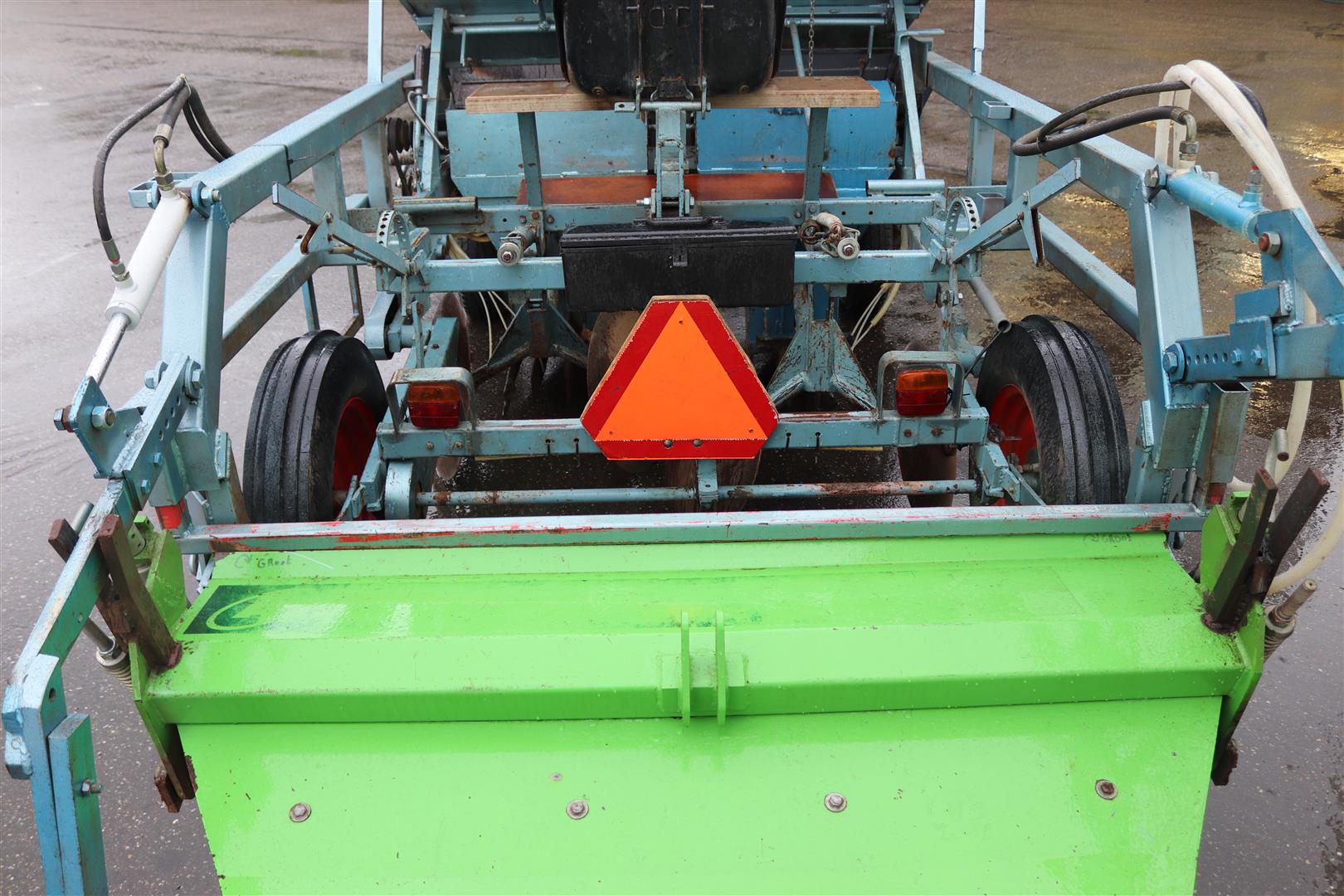 Koningsplanter planting machine 6 rows for onions and bulbs • Duijndam ...