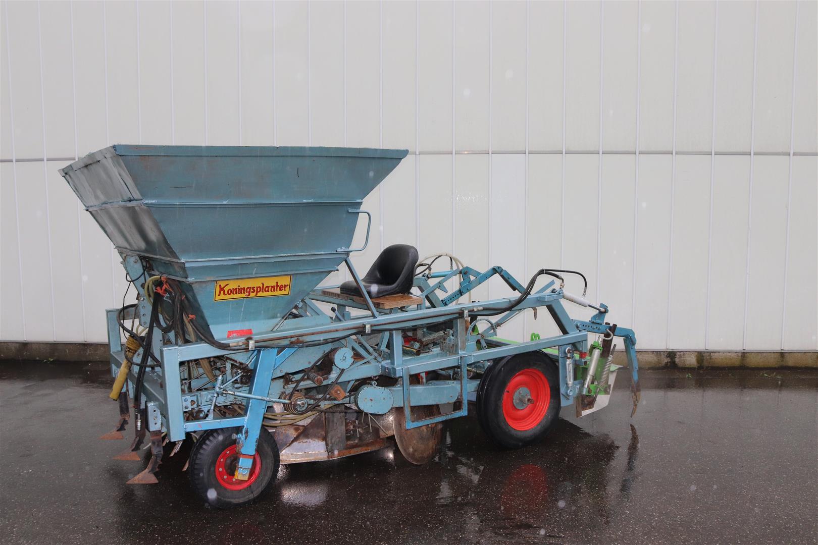 Koningsplanter planting machine 6 rows for onions and bulbs • Duijndam ...