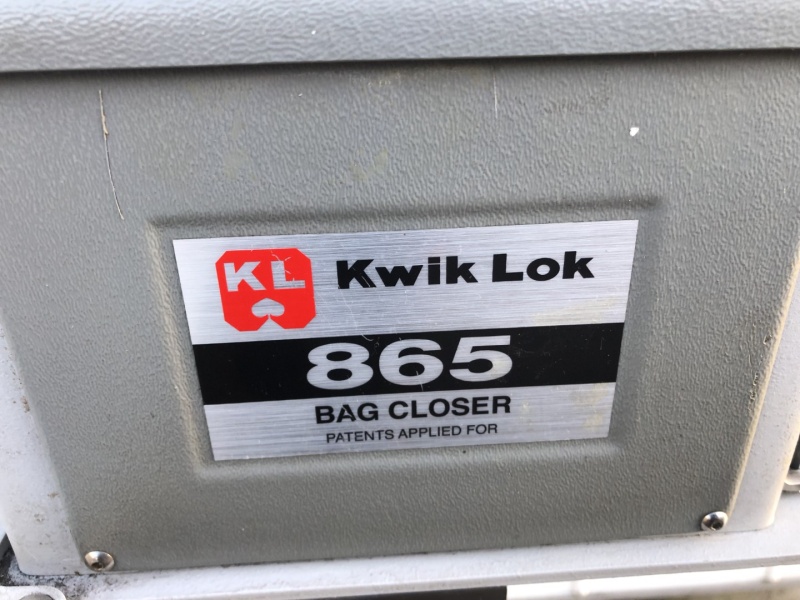 Kwik Lok 865 Automatic Bag Closing Machine • Duijndam Machines