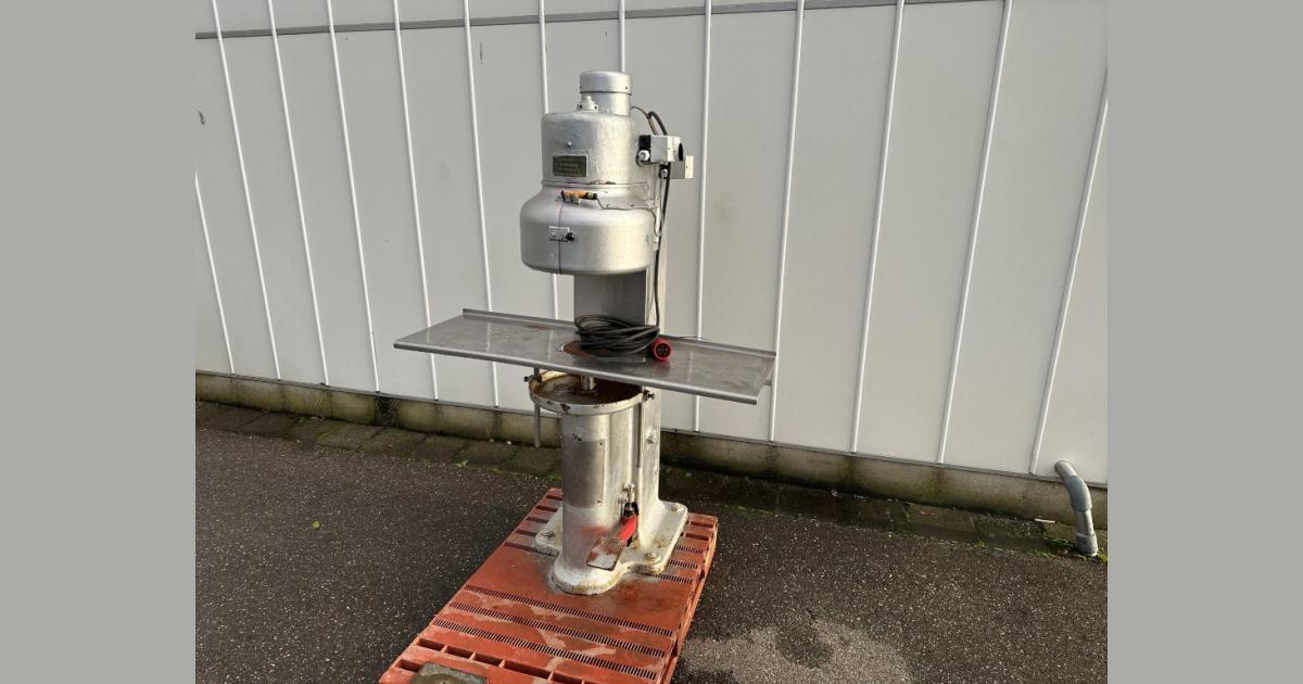 Lanico can closing machine • Duijndam Machines