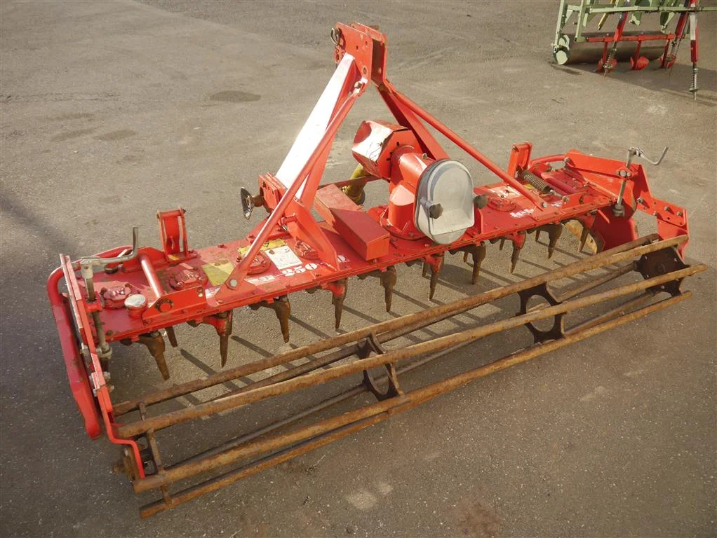 Lely rotary harrow 250 cm • Duijndam Machines