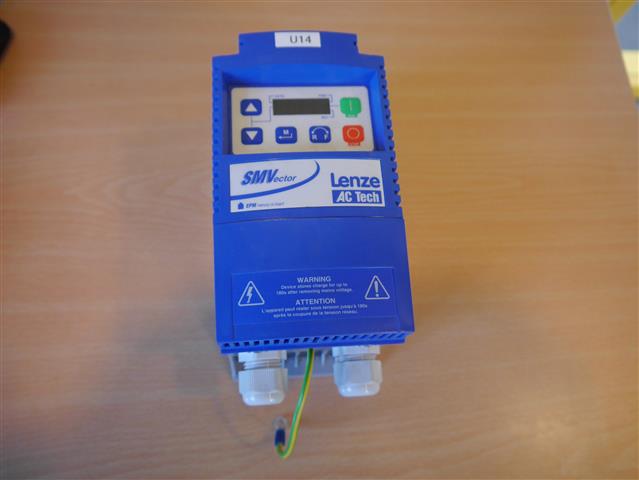 Lenze SMVector inverter Type ESV 2,2 KW • Duijndam Machines