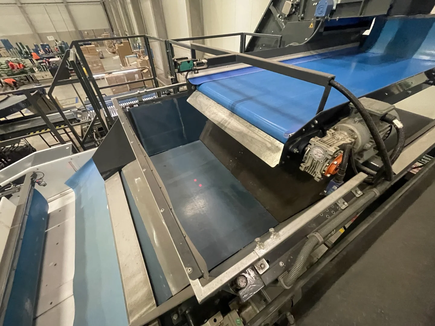 Manter M10 L weighing machine with infeed elevator, buffer box filler ...