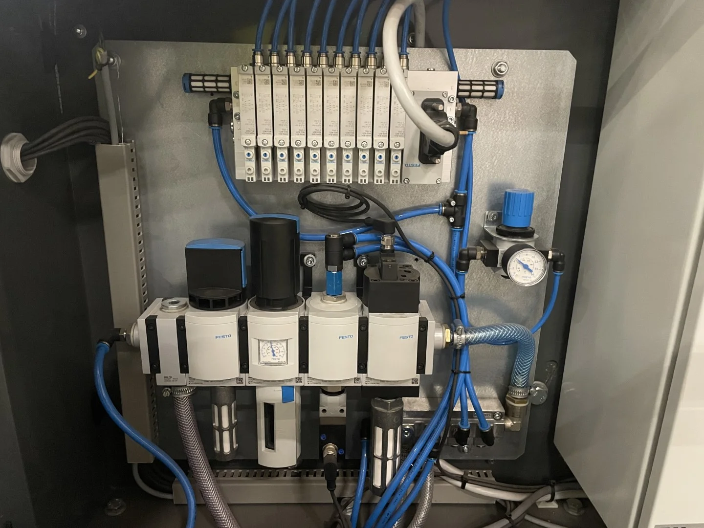 Manter M10 L weighing machine with infeed elevator, buffer box filler ...