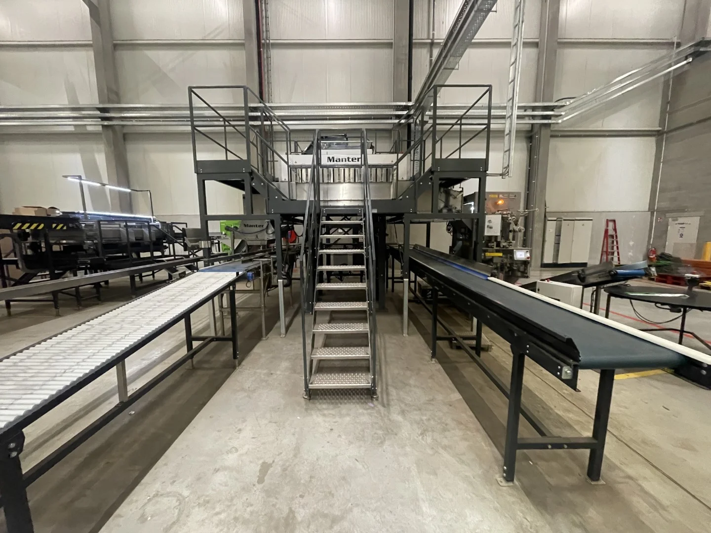 Manter M10 L weighing machine with infeed elevator, buffer box filler ...