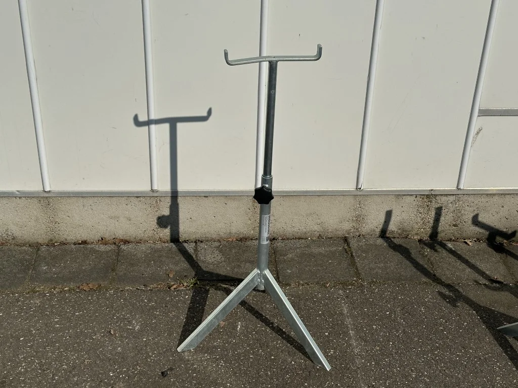 Martin Stolze adjustable support legs for conveyors • Duijndam Machines