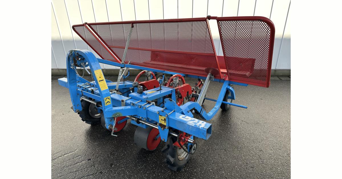 Mas planting machine with 2 rows • Duijndam Machines