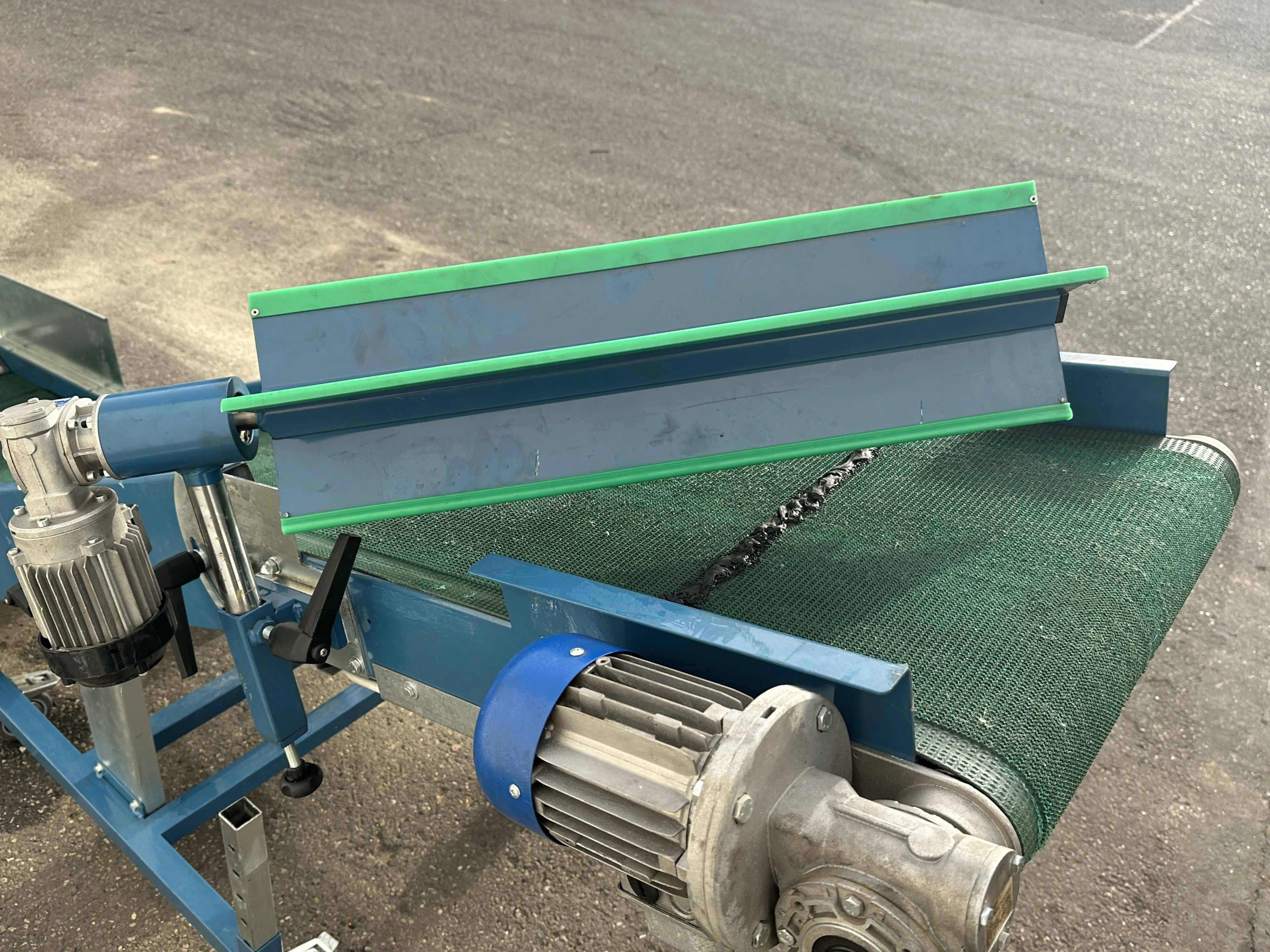 MASS NDS3 elevator incline conveyor 265 x 45 cm with grip belt ...