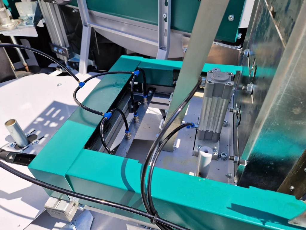 Mayer 2400 potting machine for double pots • Duijndam Machines