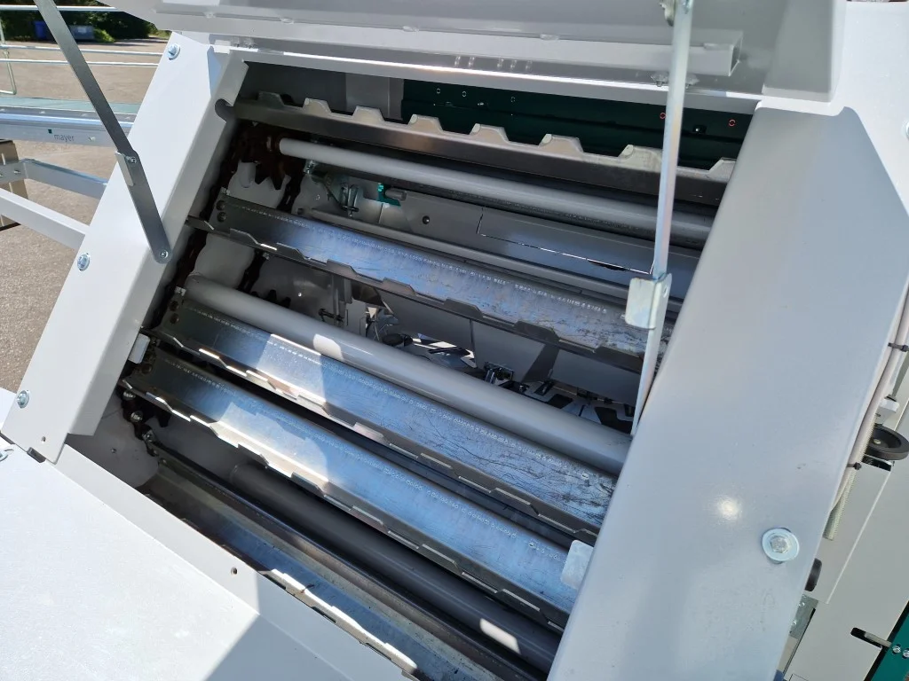 Mayer 2400 potting machine for double pots • Duijndam Machines