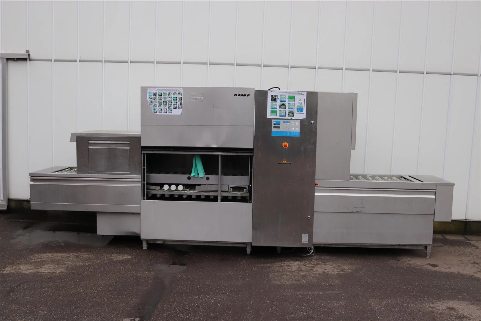 Meiko industrial tray and cratewasher • Duijndam Machines