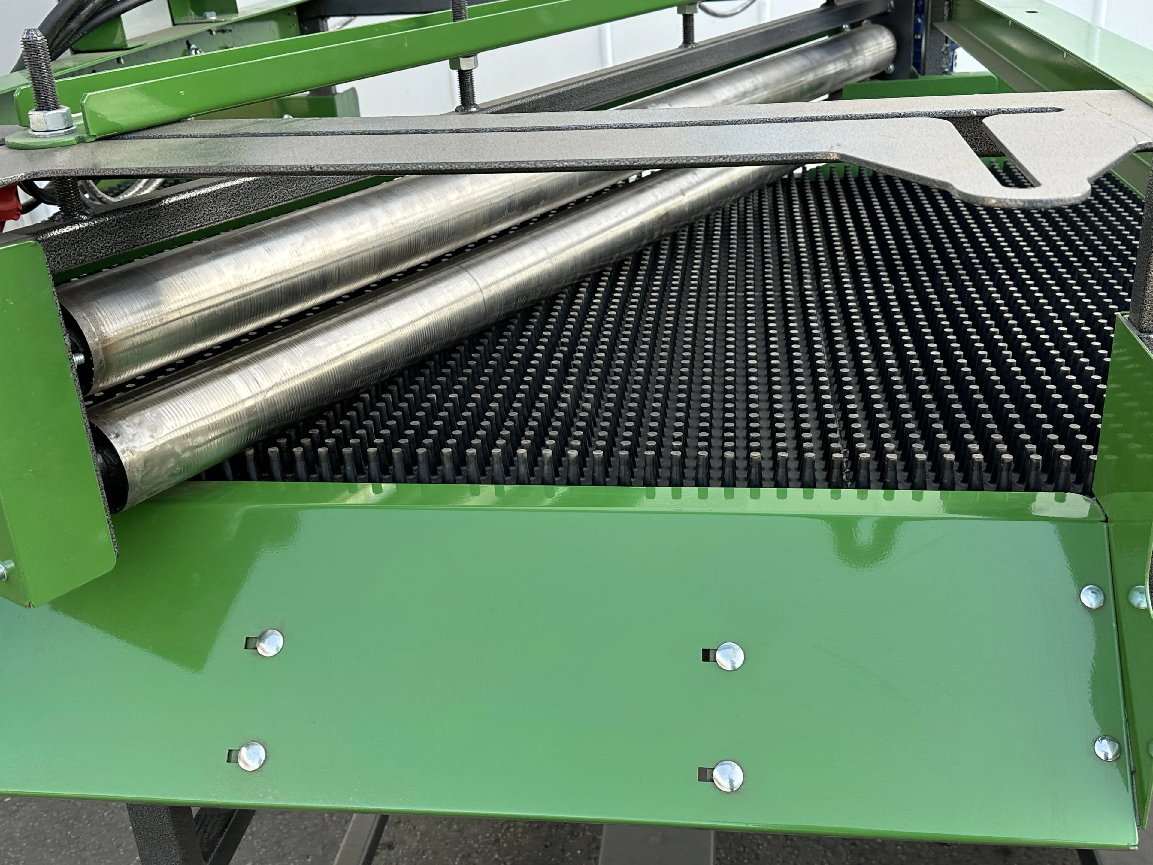 MFP LMJ100 hedgehog belt Haulm separator for potatoes, onions and root ...