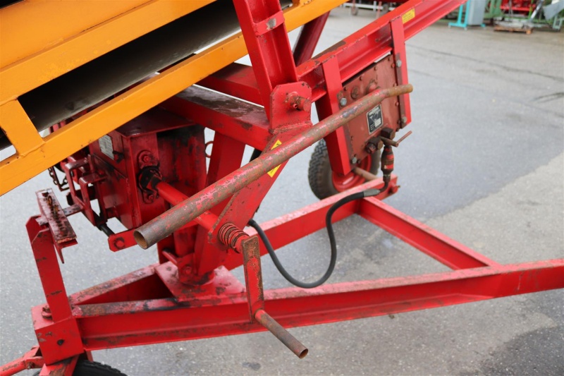 Miedema transportband boxenvuller • Duijndam Machines