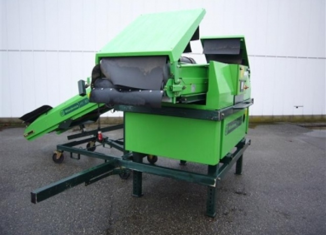 Miedema boxfiller with elevator • Duijndam Machines