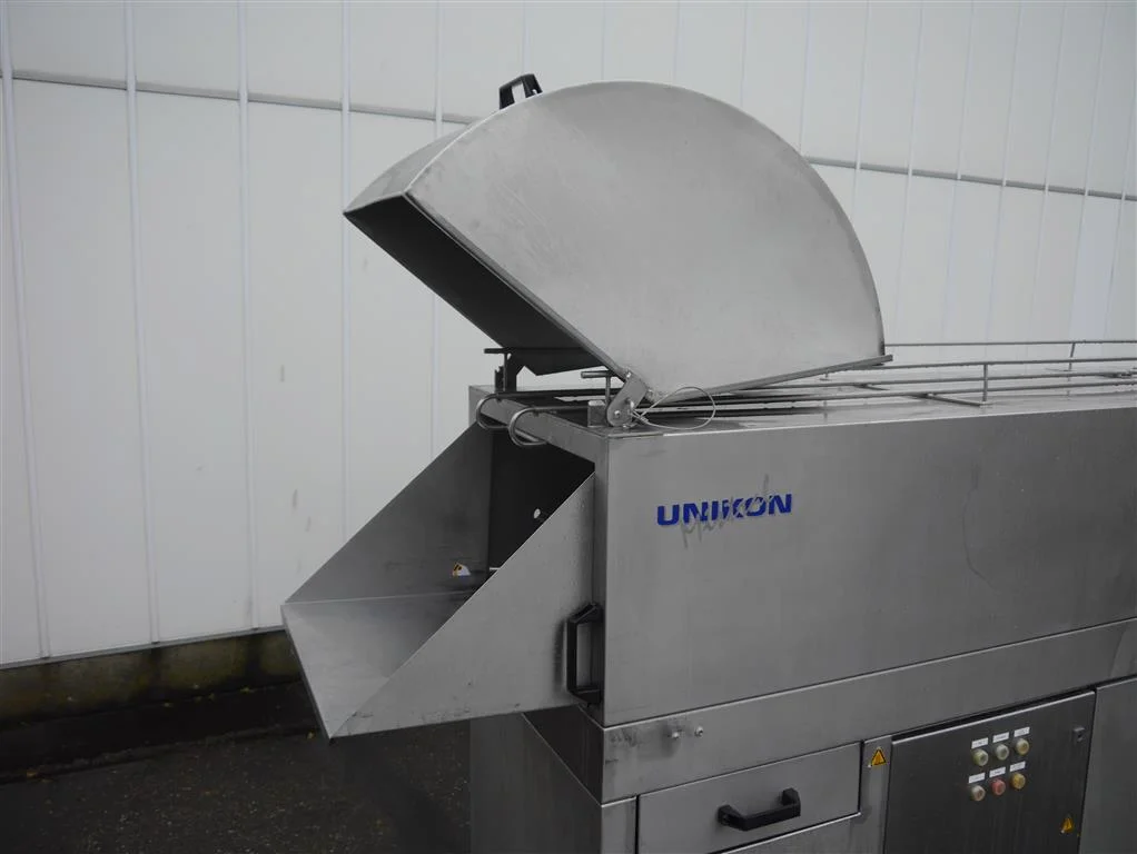 Unikon Mistral industrial tray and cratewasher • Duijndam Machines