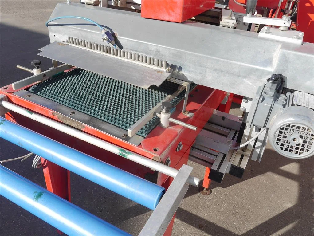 Mosa tray filling machine • Duijndam Machines