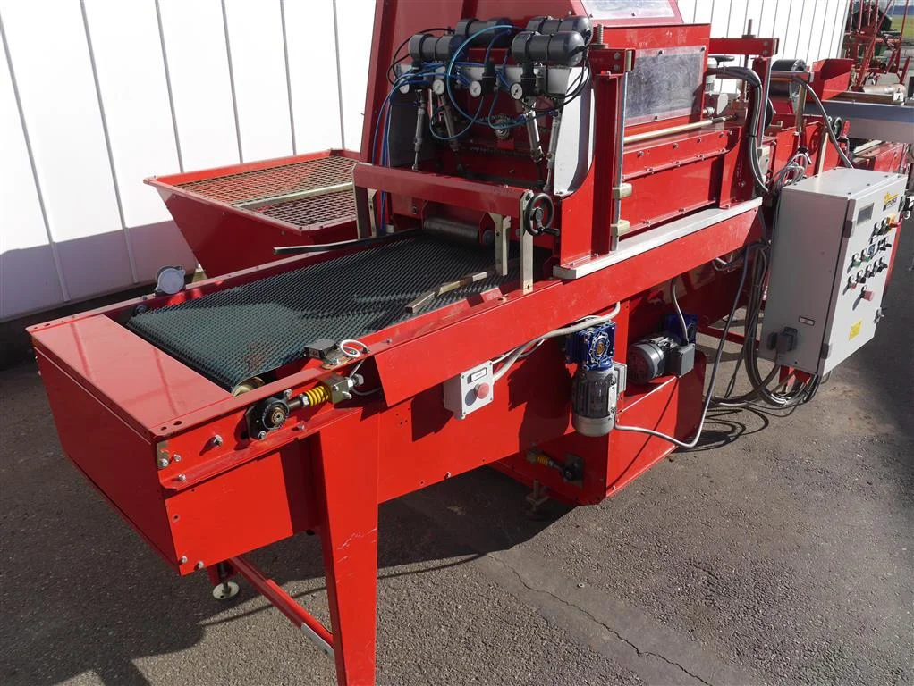 Mosa tray filling machine • Duijndam Machines