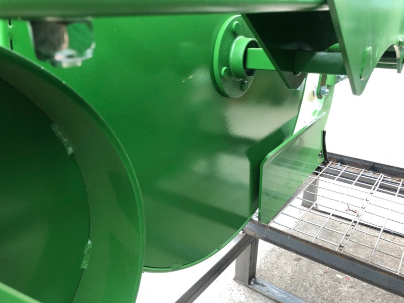 New foil / plastic laying machine for hills or flat bed • Duijndam Machines