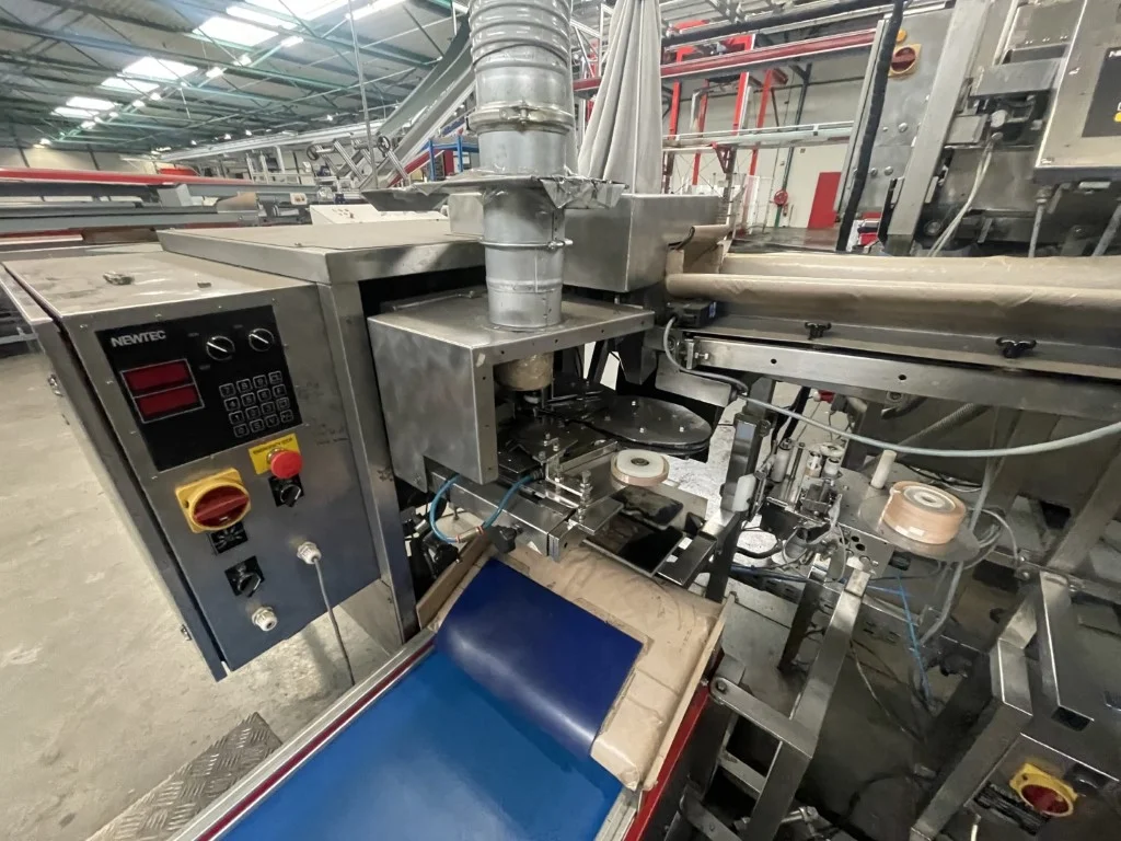 Newtec 2014A weighing machine with elevator and bagger for apples ...