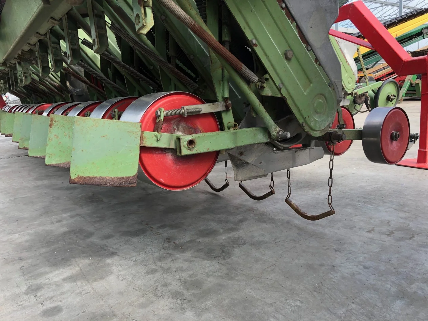 Nodet pneumatic sowing machine 15 rows • Duijndam Machines